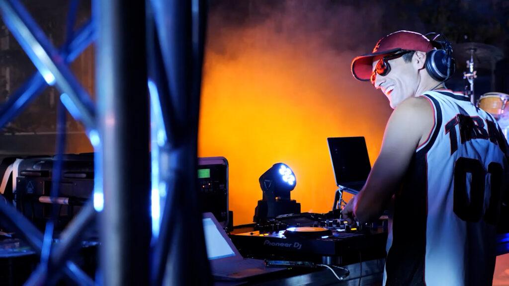 Prestation DJ - Compagnie Les Enjoliveurs